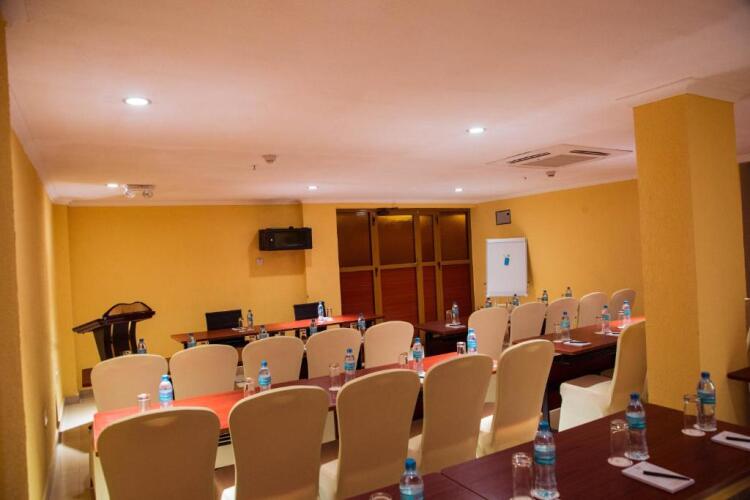 Tiffany Diamond Hotels Ltd - Makunganya - Dar es-Salam