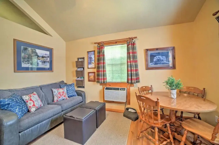 4 Mi To Museums: Cozy Branson Cabin - Branson, MO