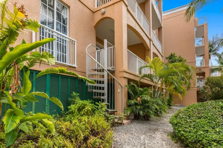 Resort View 1br Suite With Direct Pool Access - Key West, FL