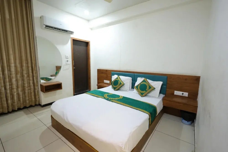 Hotel Royal - Rajkot