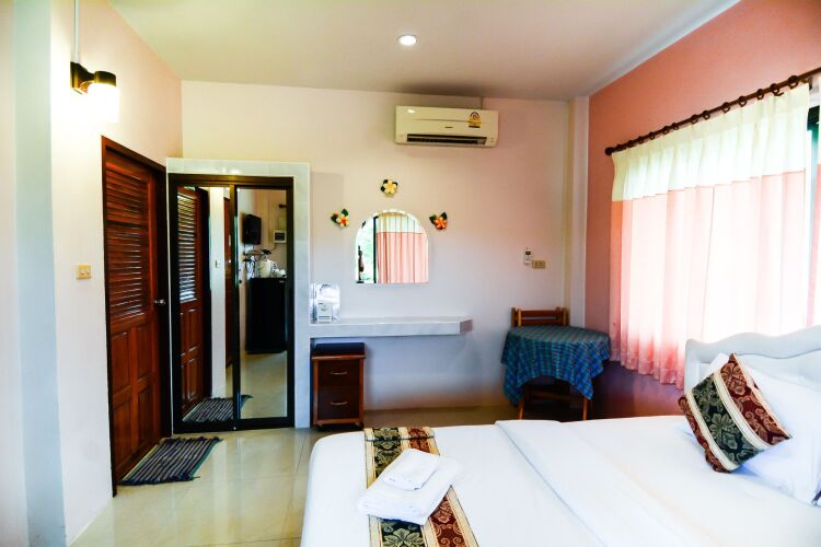 Tanaosri & Creekside Resort - Ratchaburi