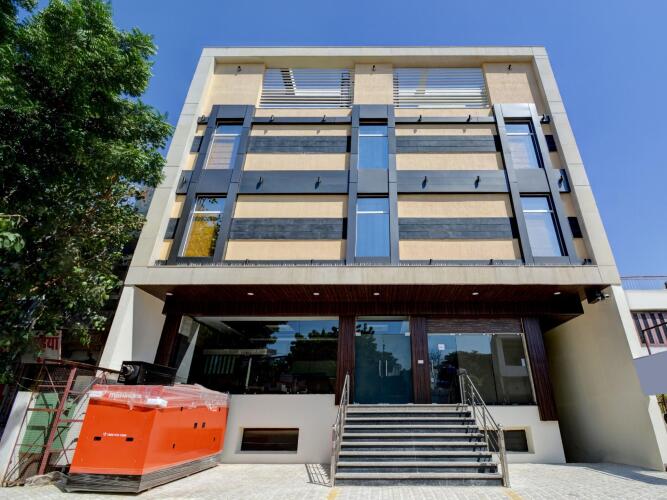 Capital O 64870 Hotel Holiday Science City - Calcutta