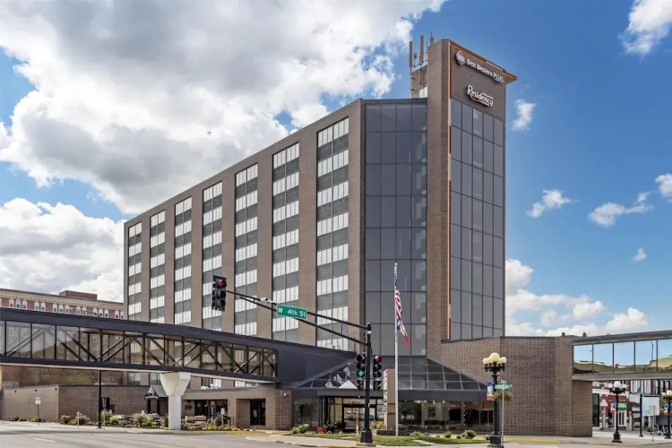 Executive Residency By Best Western Waterloo & Cedar Falls - Waterloo, IA