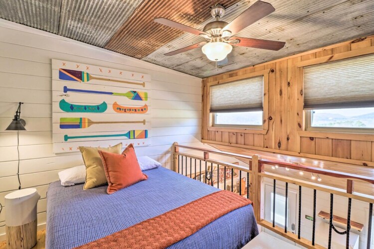 Cheery Pet-friendly Studio W/ Shared Fire Pit - Melbourne, AR