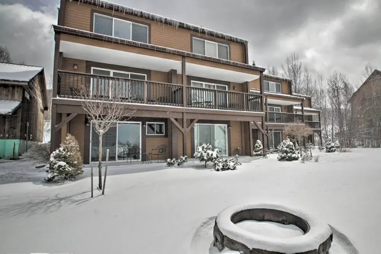 Slopeside Burke Mountain Condo W/ Fireplace! - Burke Mountain, VT