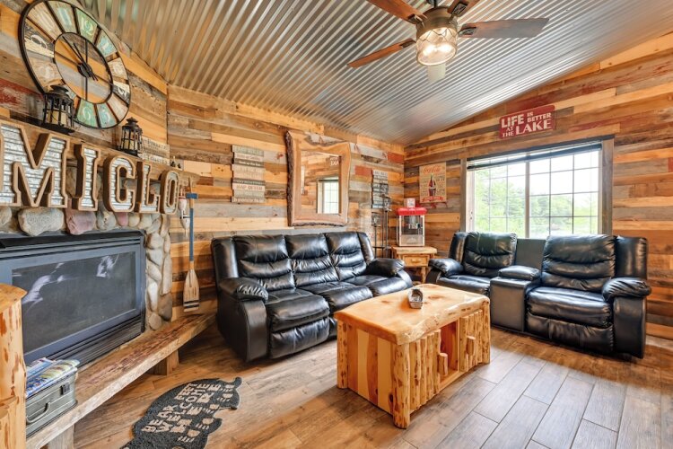 Lakeside Cabin W/ Fire Pit: Near Pine Point Park! - Cornell, WI