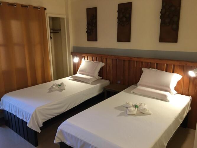 Ferellee Beachfront Inn - San Vicente