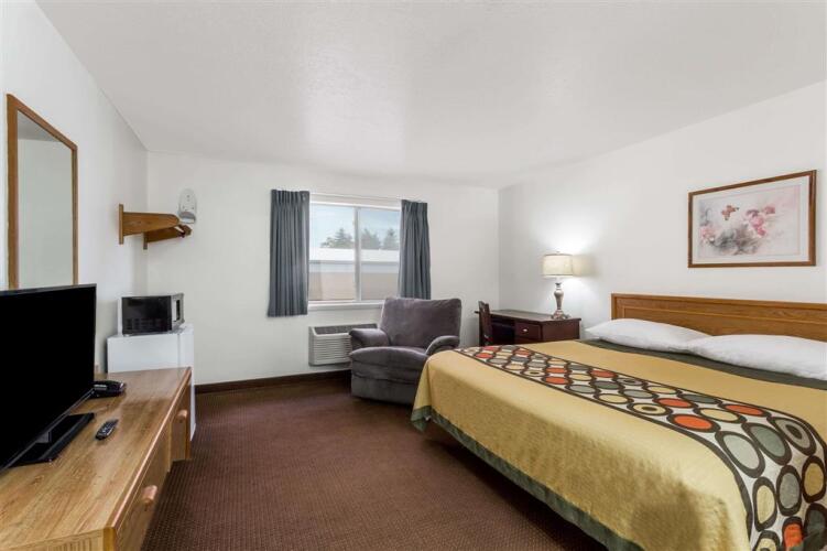 Super 8 By Wyndham Rexburg - Rexburg, ID