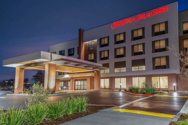 Hampton Inn & Suites By Hilton Santa Rosa Sonoma Wine Country - Santa Rosa, CA