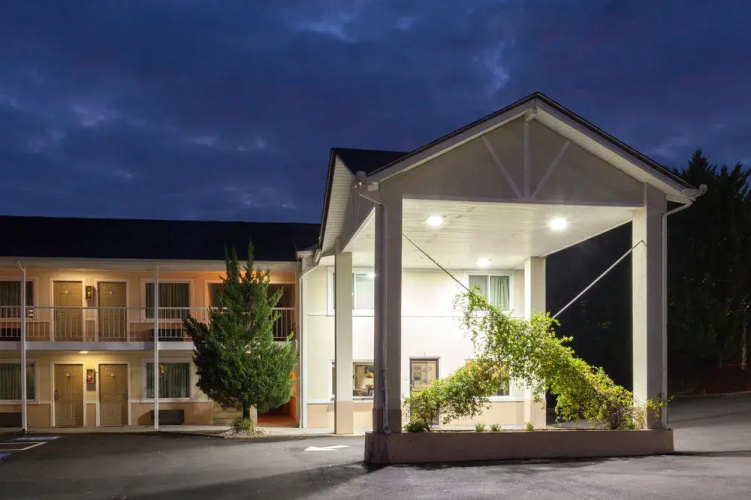 Days Inn Dahlonega - Dahlonega, GA