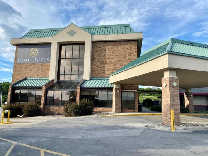 Hotel Lotus - Independence, MO