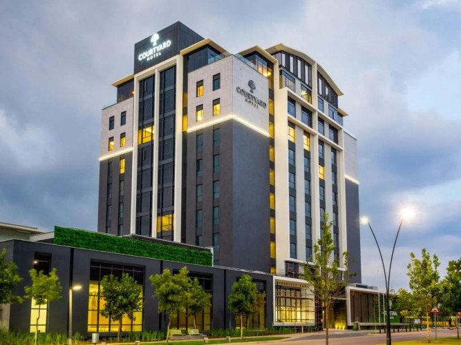 Courtyard Hotel Waterfall City - Midrand