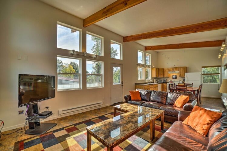 Secluded Getaway W/ Deck, Steps To Fritz Creek! - Halibut Cove, AK