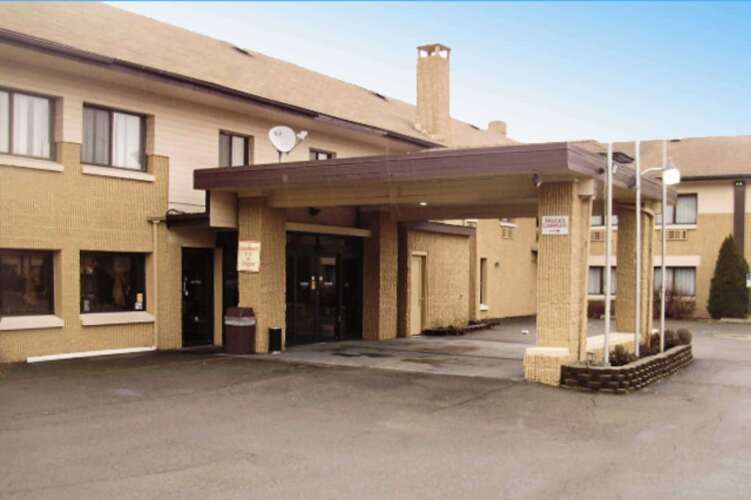 Quality Inn & Suites Binghamton Vestal - ビンガムトン, NY