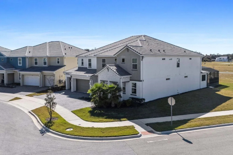 Resort-style Living W Private Pool & Amenities - Kissimmee, FL