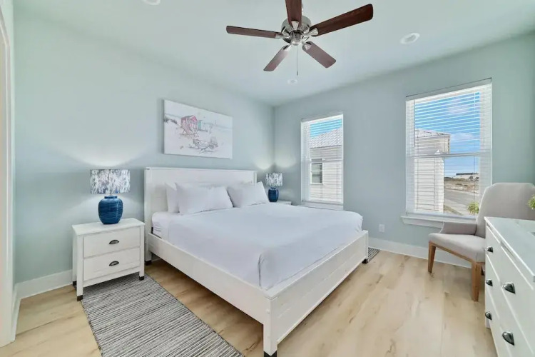 New Coastal Cottage W/ Gulf View, Shared Pool - Gulf Shores, AL