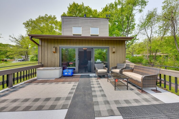 Wisconsin Vacation Rental Retreat W/ Deck - Silver Lake, Salem