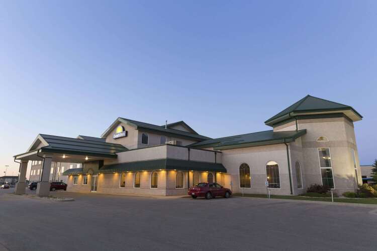 Days Inn & Suites By Wyndham Winkler - Manitoba