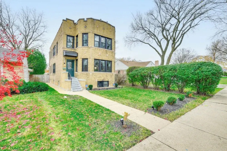 Pet-friendly Family Apartment - Near Nu Campus! - Evanston, IL