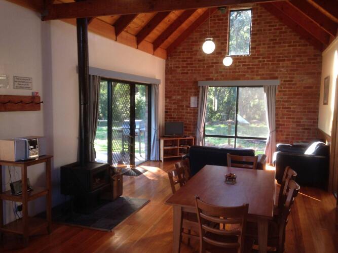 Prom Coast Holiday Lodge - Waratah Bay