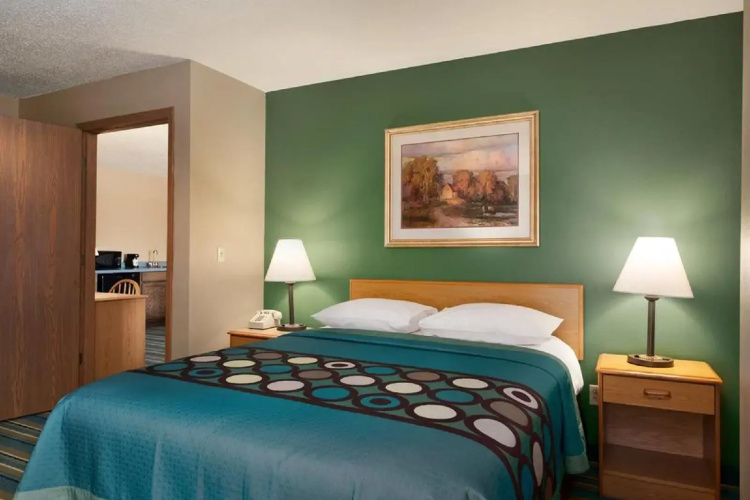 Coratel Inn And Suites By Jasper New Richmond - Hammond, WI