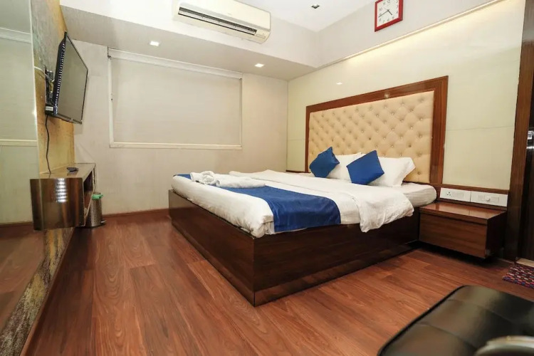 Zenith Homes - Powai Suites - 뭄바이