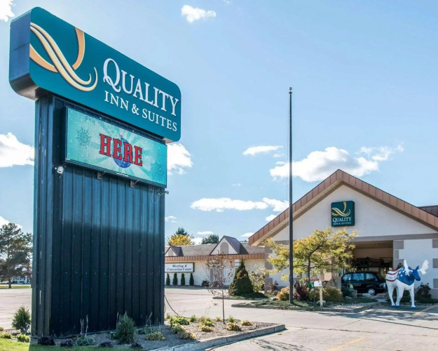 Quality Inn & Suites Escanaba North - Escanaba, MI