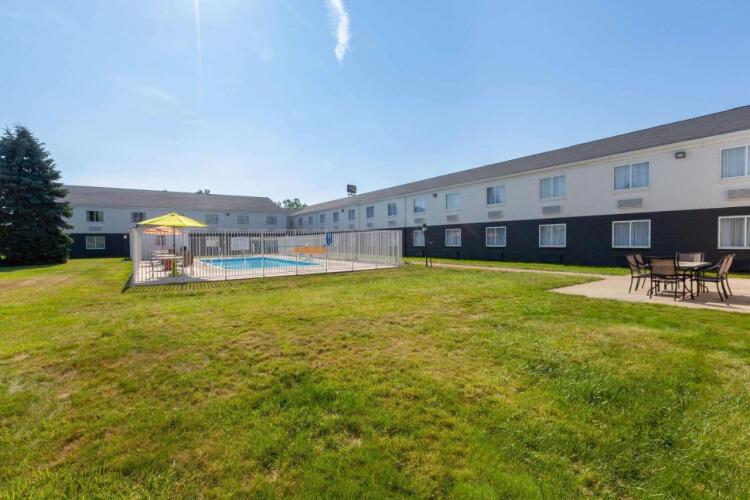 Days Inn By Wyndham Sandusky / Cedar Point - Bellevue, OH