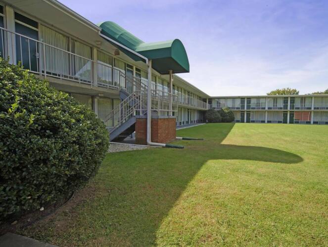 Express Airport Inn - Chesterfield, VA