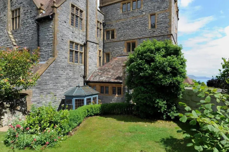 7 Coram Tower - Lyme Regis