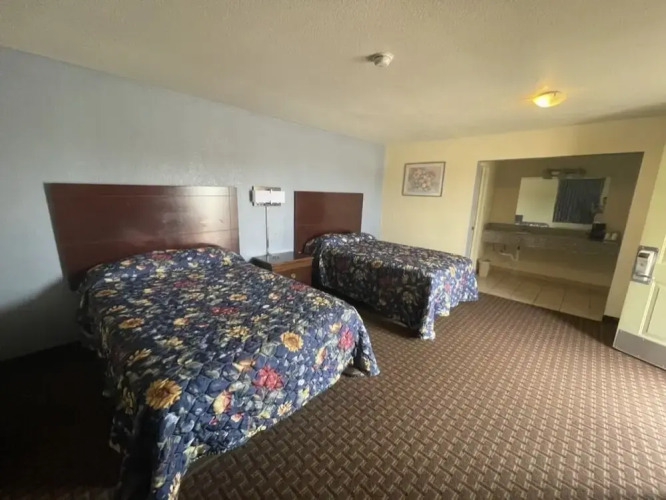 Village Inn - Ada, OK