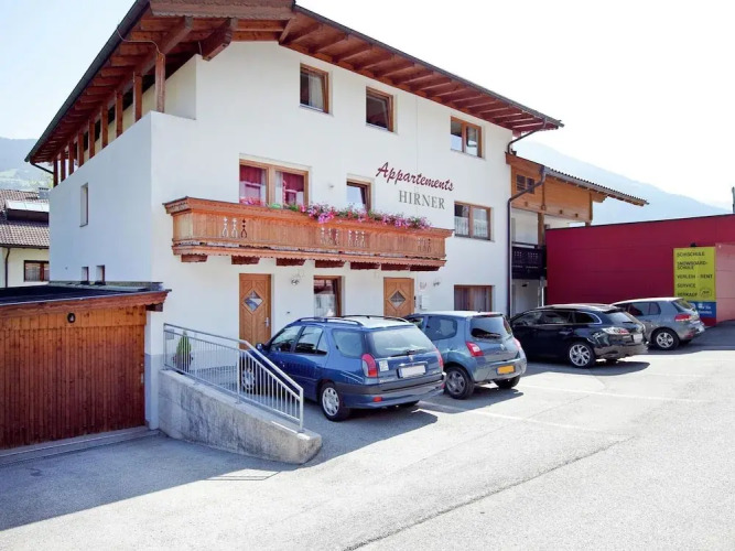 Lovely Holiday Home With Ski-storage - Uderns