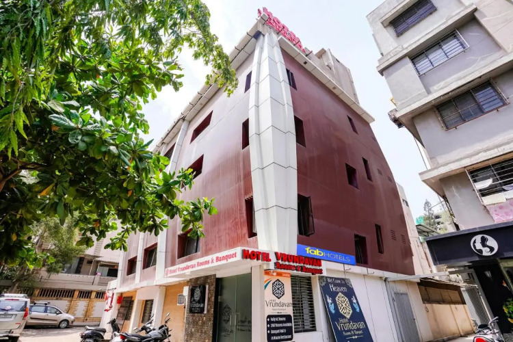 Fabhotel Vrundavan - Surat