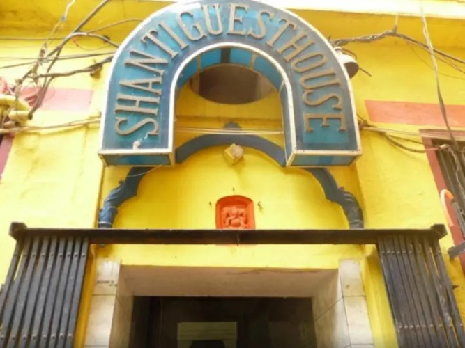 Goroomgo Shanti Guest House Varanasi - Varanasi