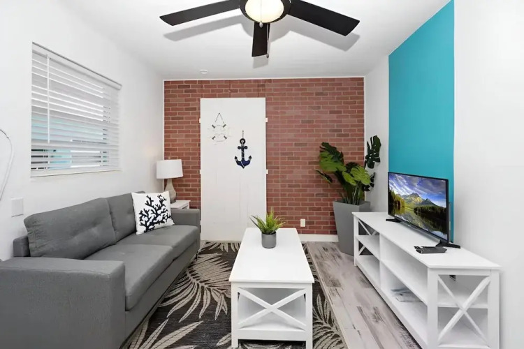 Luna Beach House In Hollywood - Hollywood