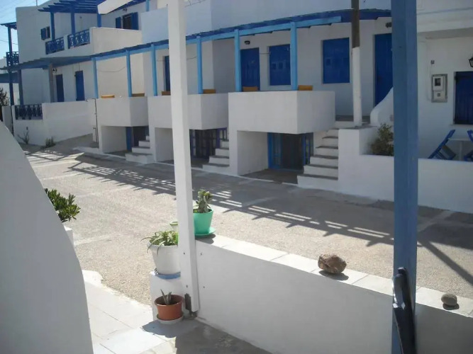 Ostria Vento - Milos