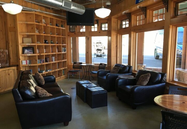 The Green Bridge Inn - サミット, CO