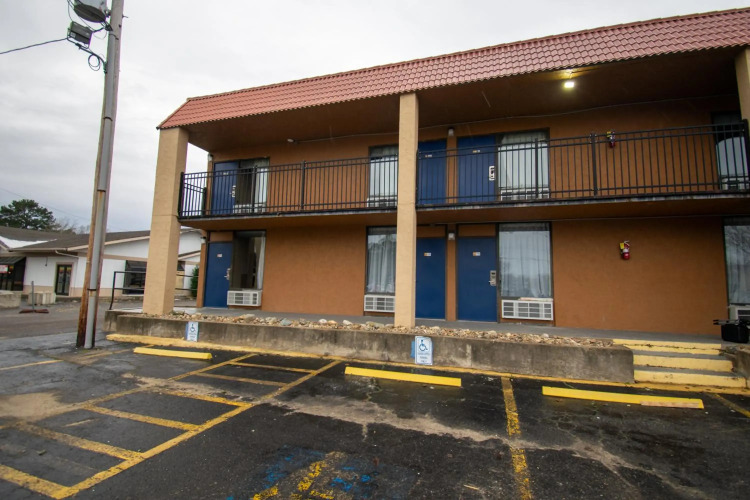 Days Inn By Wyndham Caddo Valley Arkadelphia - Arkadelphia, AR