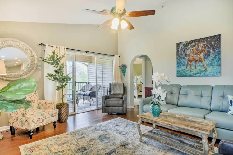 Holiday Hills Resort Condo: 3 Mi To Branson Strip! - Rockaway Beach, MO