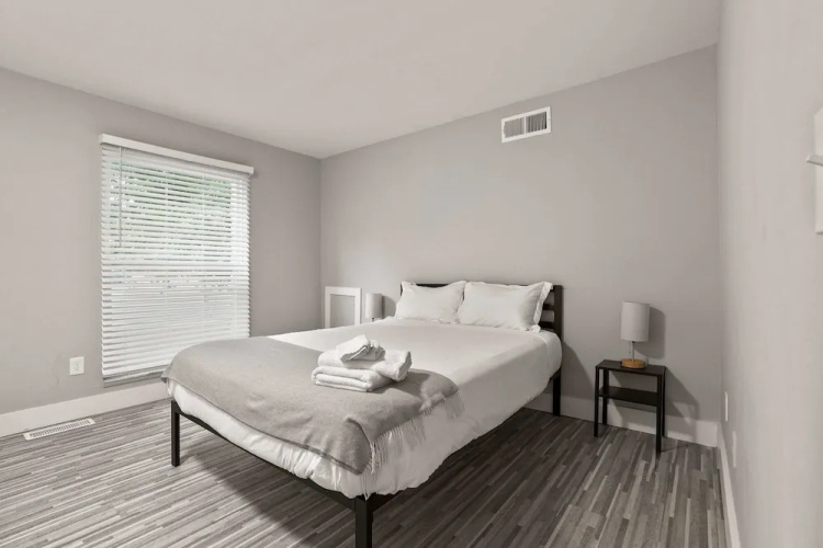 Modern 2br 2ba Apartment With Pleasant Views - Rochester Hills, MI