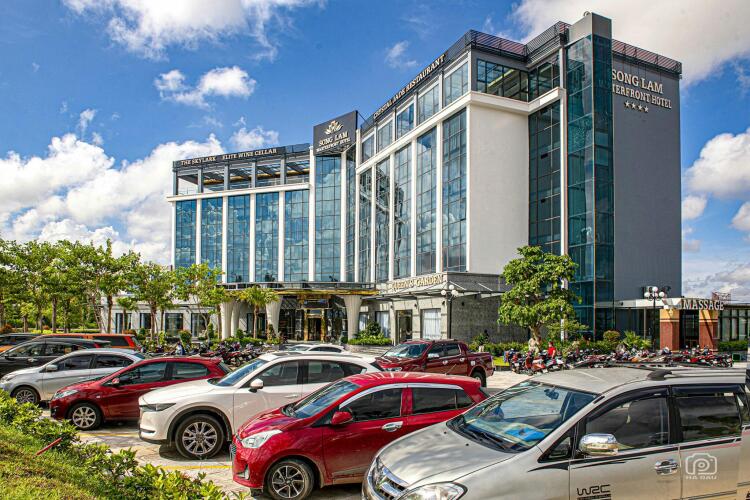 Songlam Waterfront Hotel - 藍江酒店 - Ha Tinh