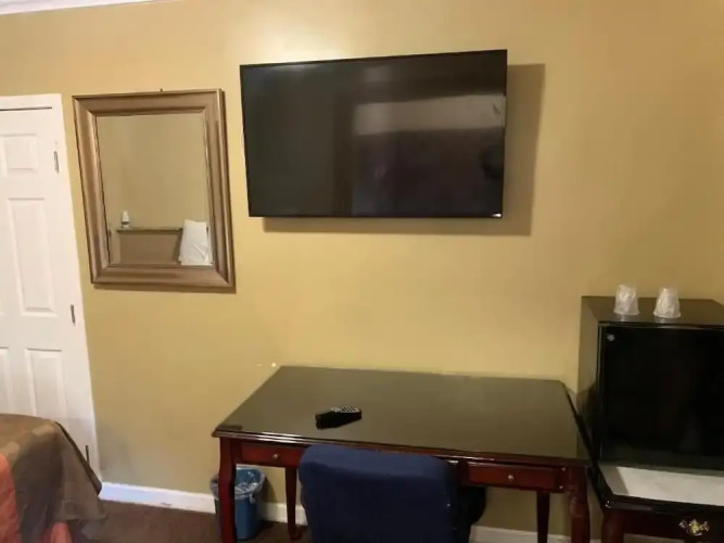 Sunlight Motel - Long Beach, CA