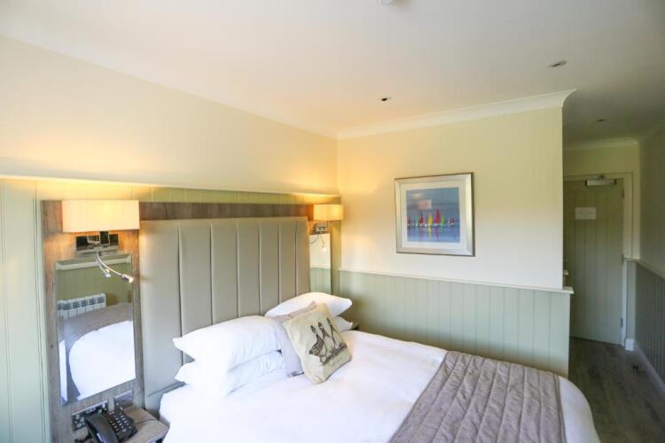 Duck Bay Hotel - Loch Lomond