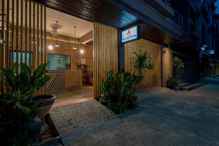 Amarin Hotel Patong - Patong Beach