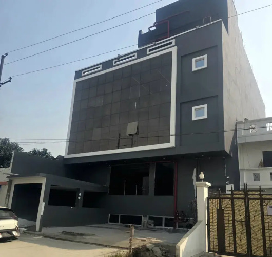 Hotel Golden Tulip'z - Gorakhpur