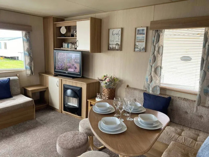 3 Bed Caravan Rob In Rhyl - Rhyl