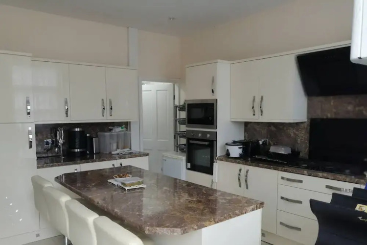 Room-charming Bradford Room To Rent With - Yorkshire