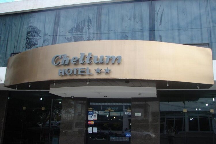 Cheltum Hotel - Trelew