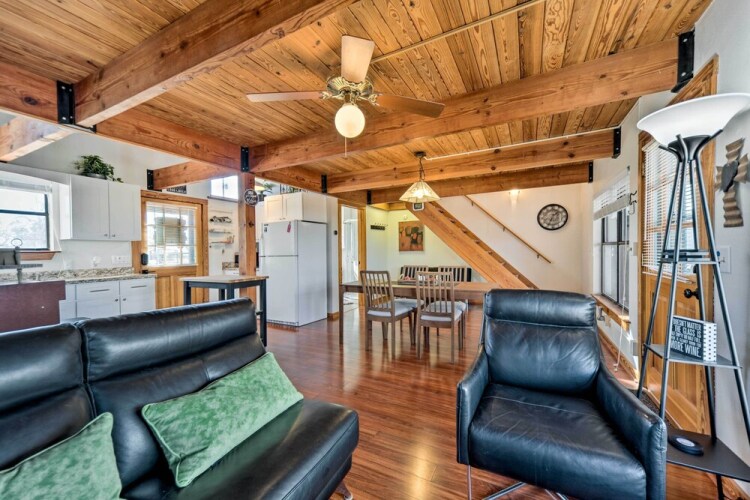 Pet-friendly Fredericksburg Cabin W/ Lovely Views - Luckenbach, TX