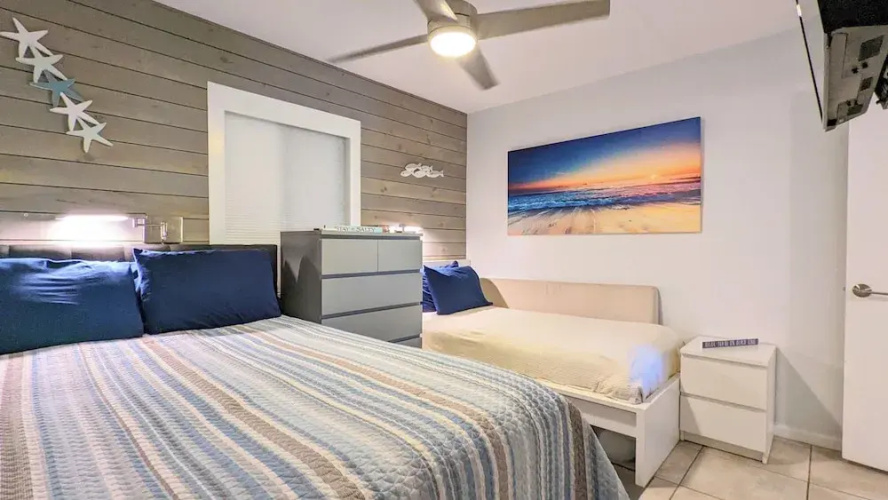 Cool Waves Oceanfront Retreat - St Augustine Beach 2 Pools 5 Hot Tubs! On The Beach - St. Augustine Beach, FL